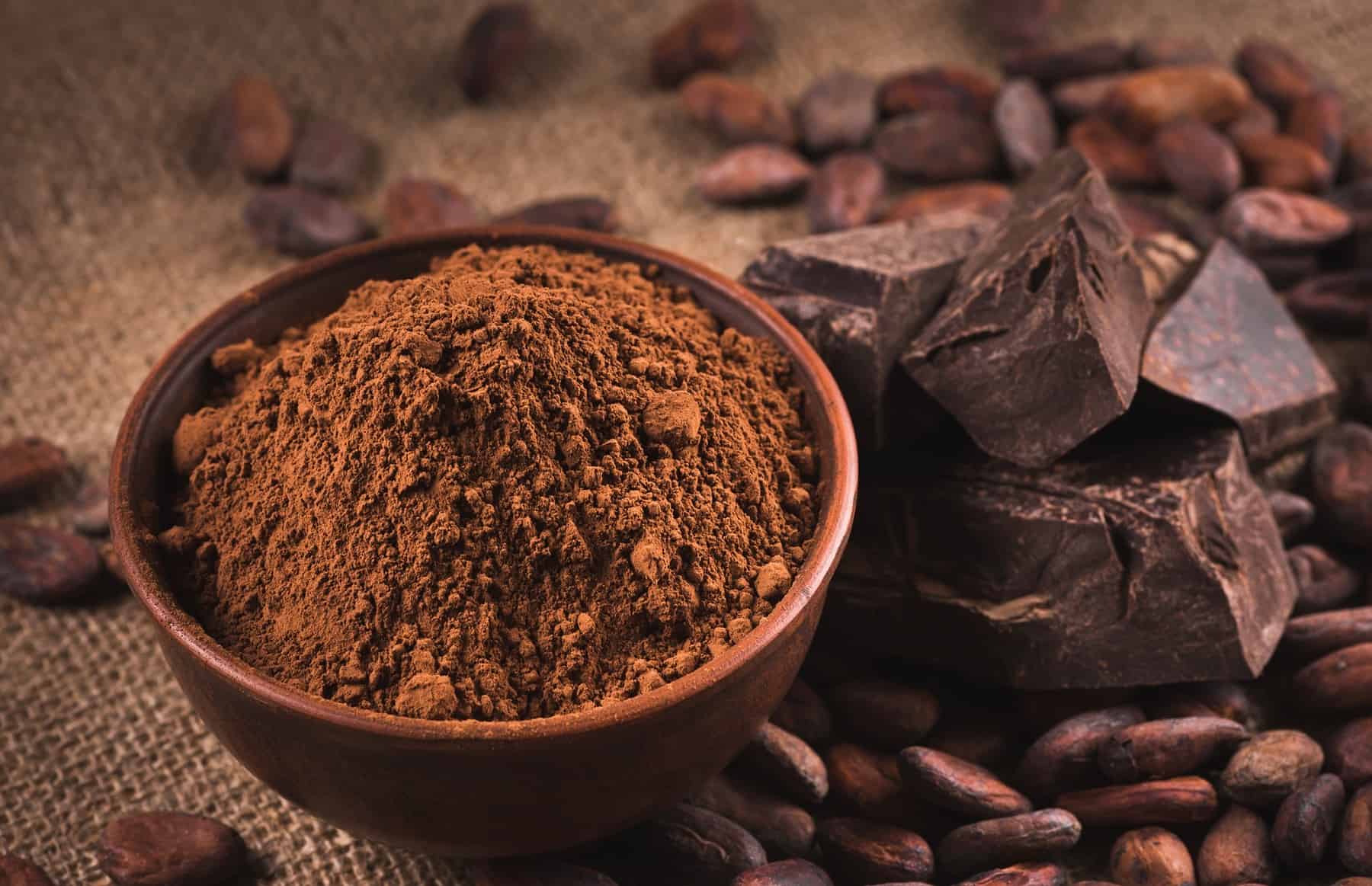 Cómo hacer chocolate en casa con granos de cacao o granos bicolores